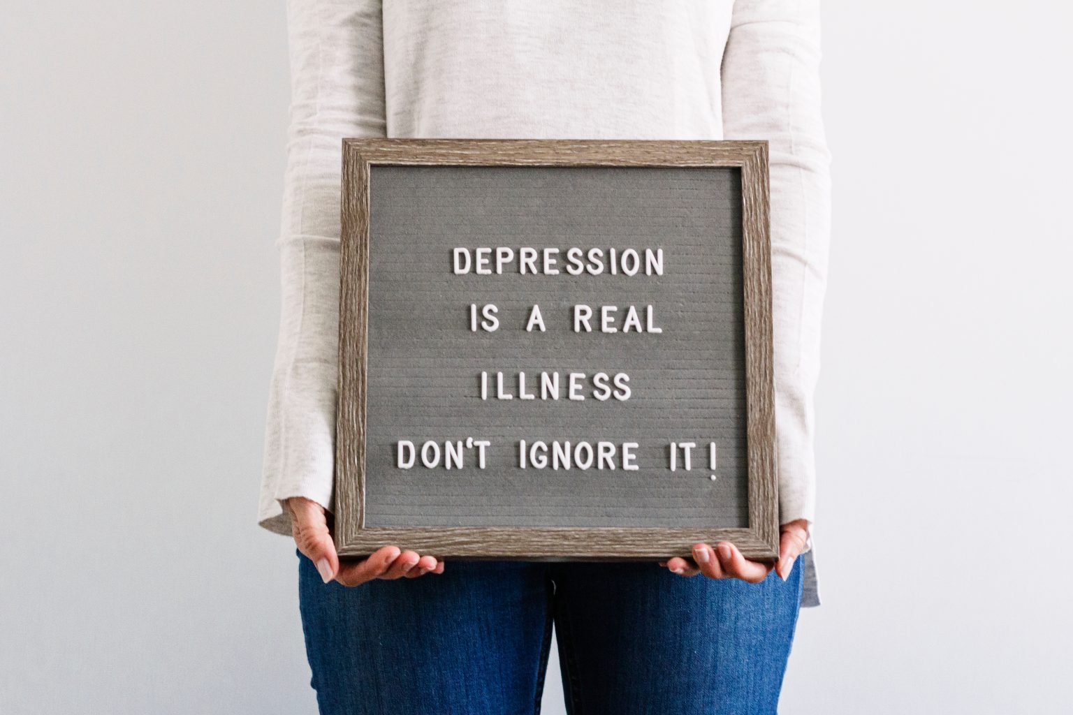 Treating Depression Without Medications: 15 Viable Options